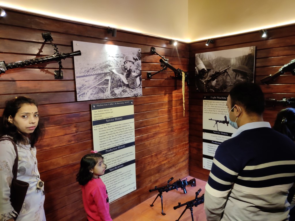 Indian-Army-Guns-at-general-thimayya-museum